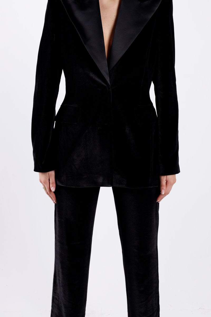 SIGNATURE SUITS – The Hummingbird